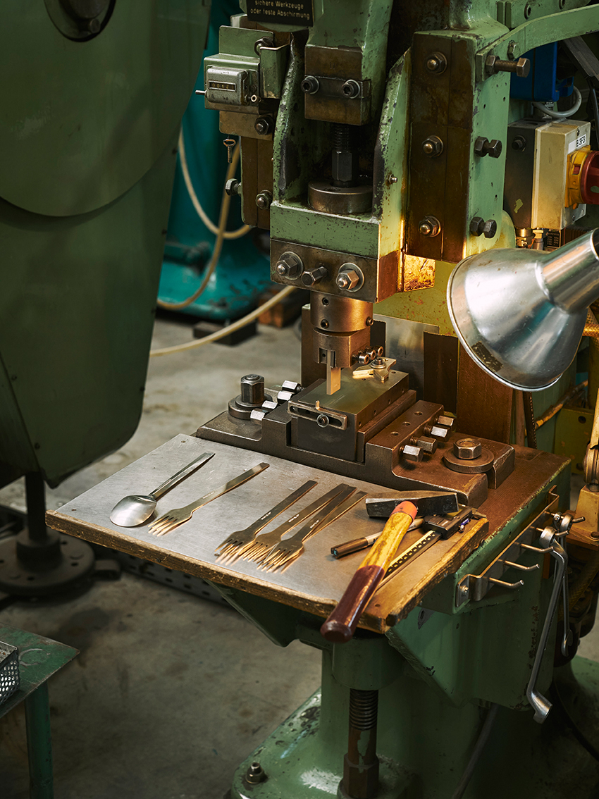 Product - Mono V — Mark Braun Studio