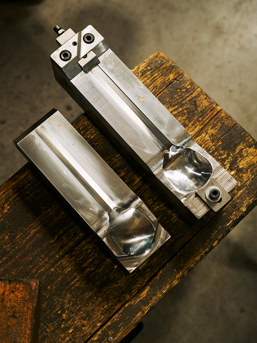 Product - Mono V — Mark Braun Studio